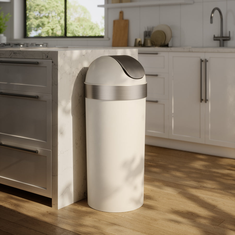 Venti Trash Can - Large, Easy-to-Use Garbage Can | Umbra